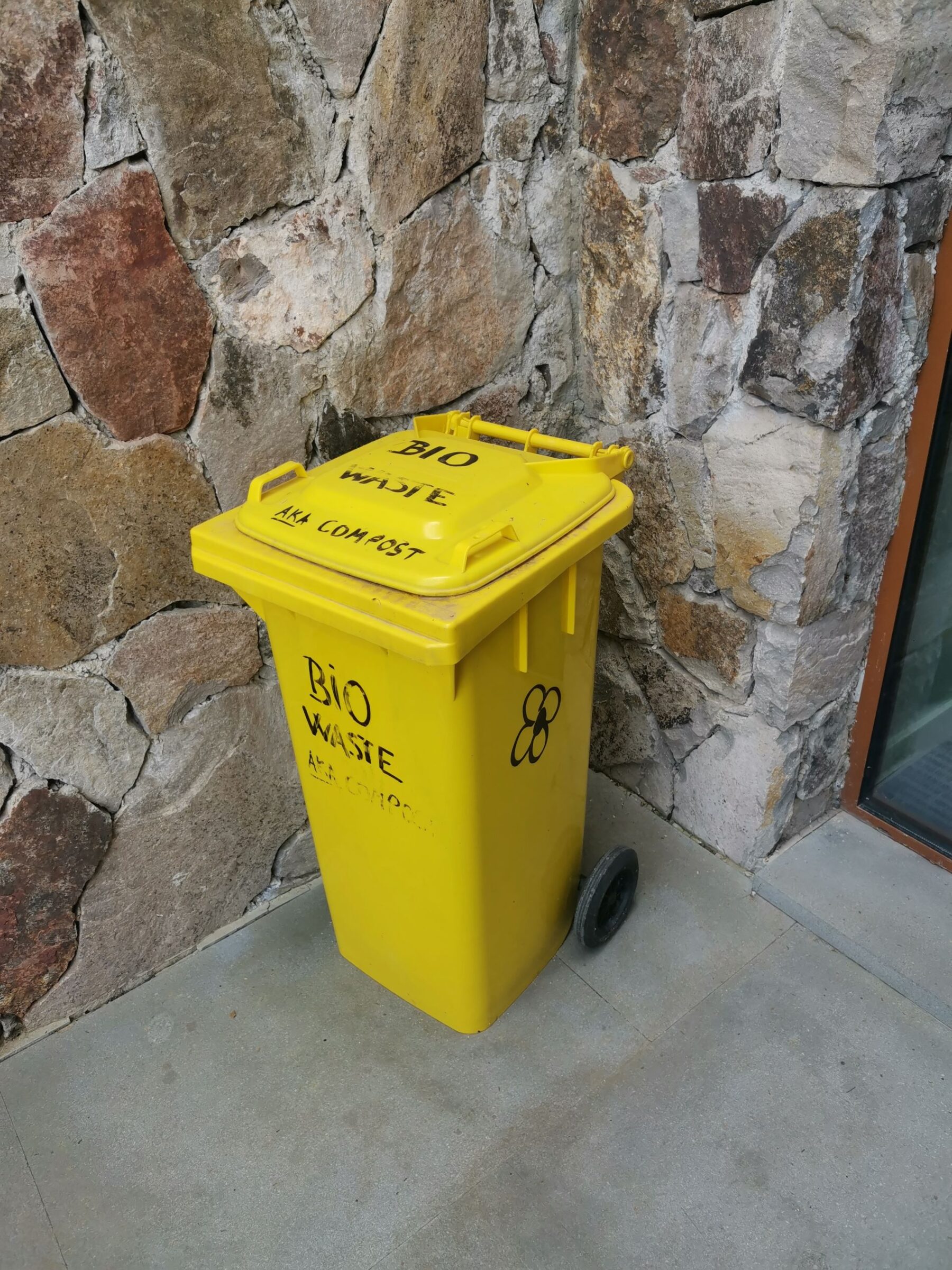 UWC Dilijan College initiates the Food Waste Composting Project - UWC ...